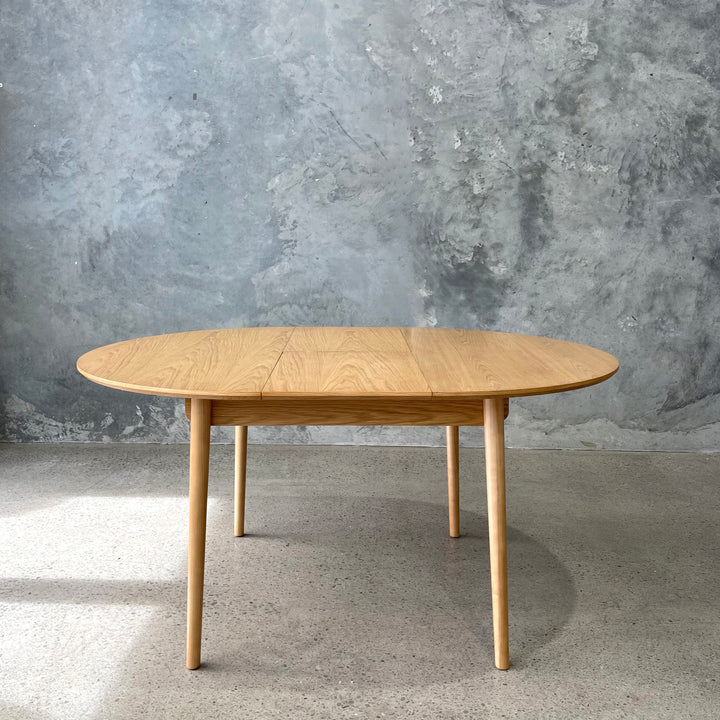 Calla Round Extendable Dining Table - Natural – Loft Furniture NZ