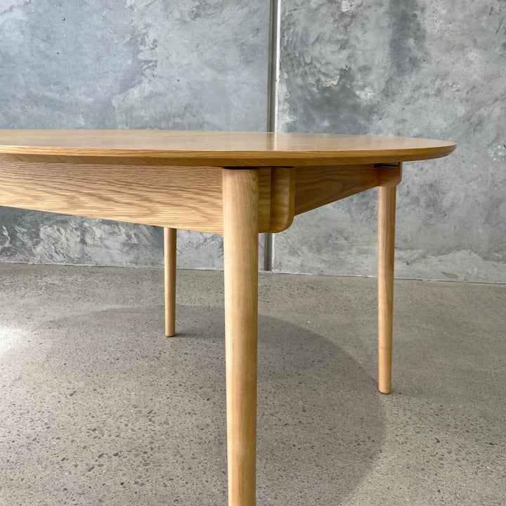 Calla Round Extendable Dining Table - Natural – Loft Furniture NZ
