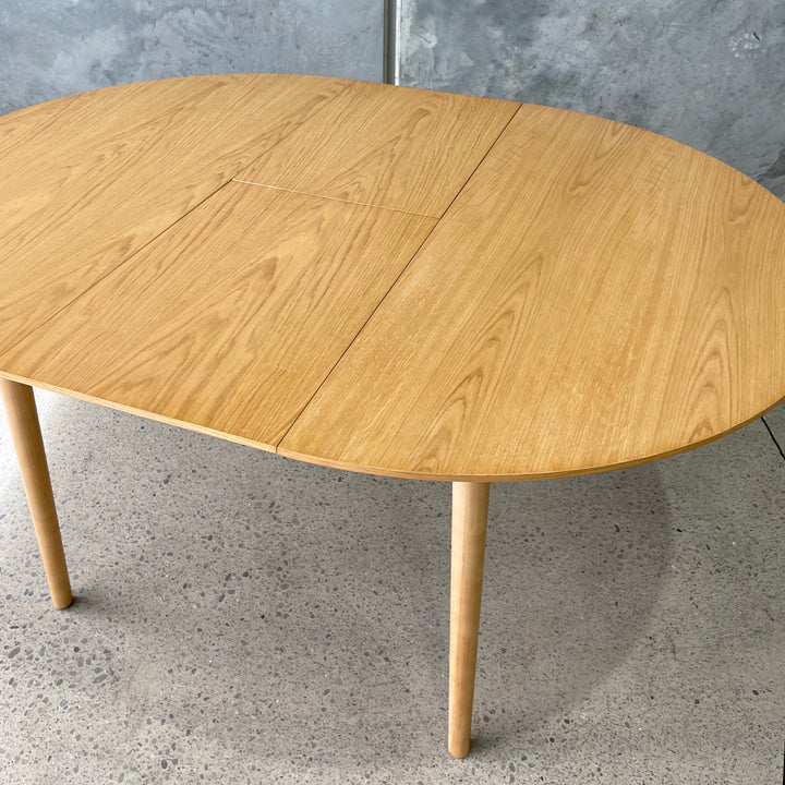 Calla Round Extendable Dining Table - Natural – Loft Furniture NZ