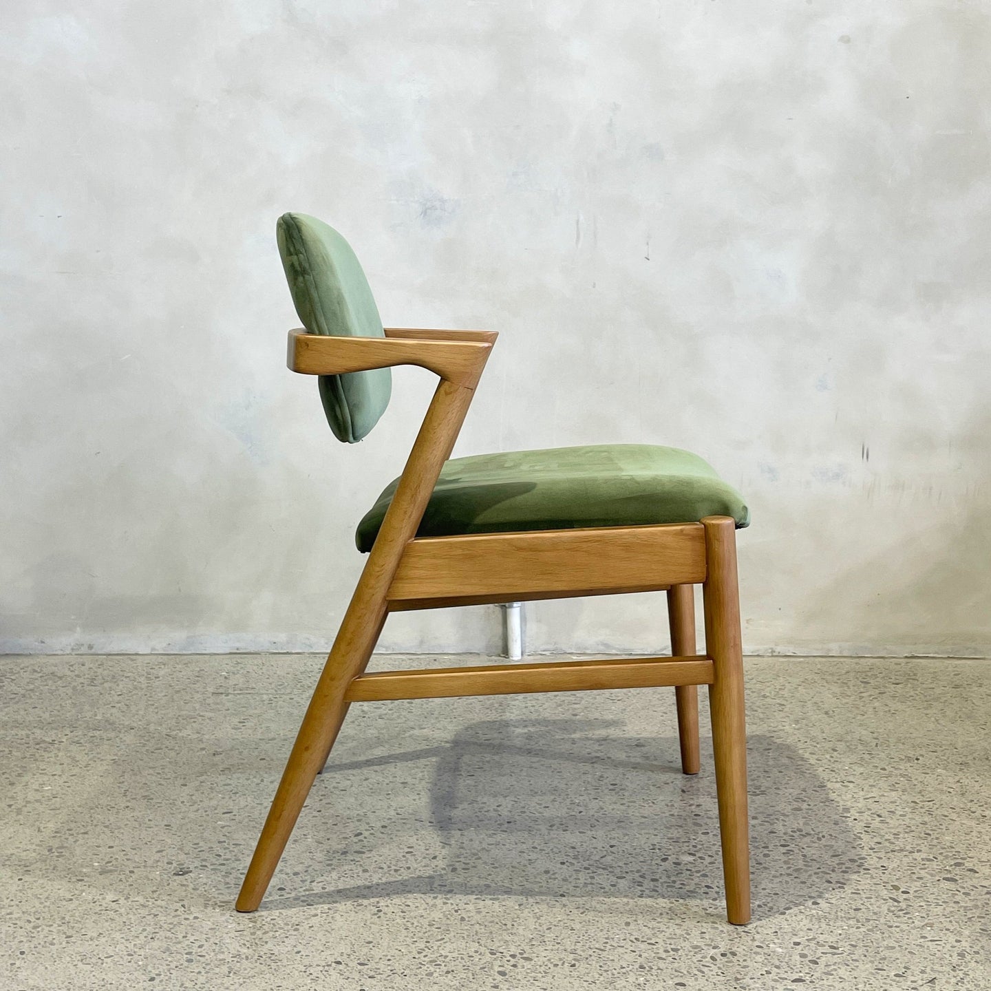Freddy Dining Chair - Green Velvet – Loft Furniture NZ