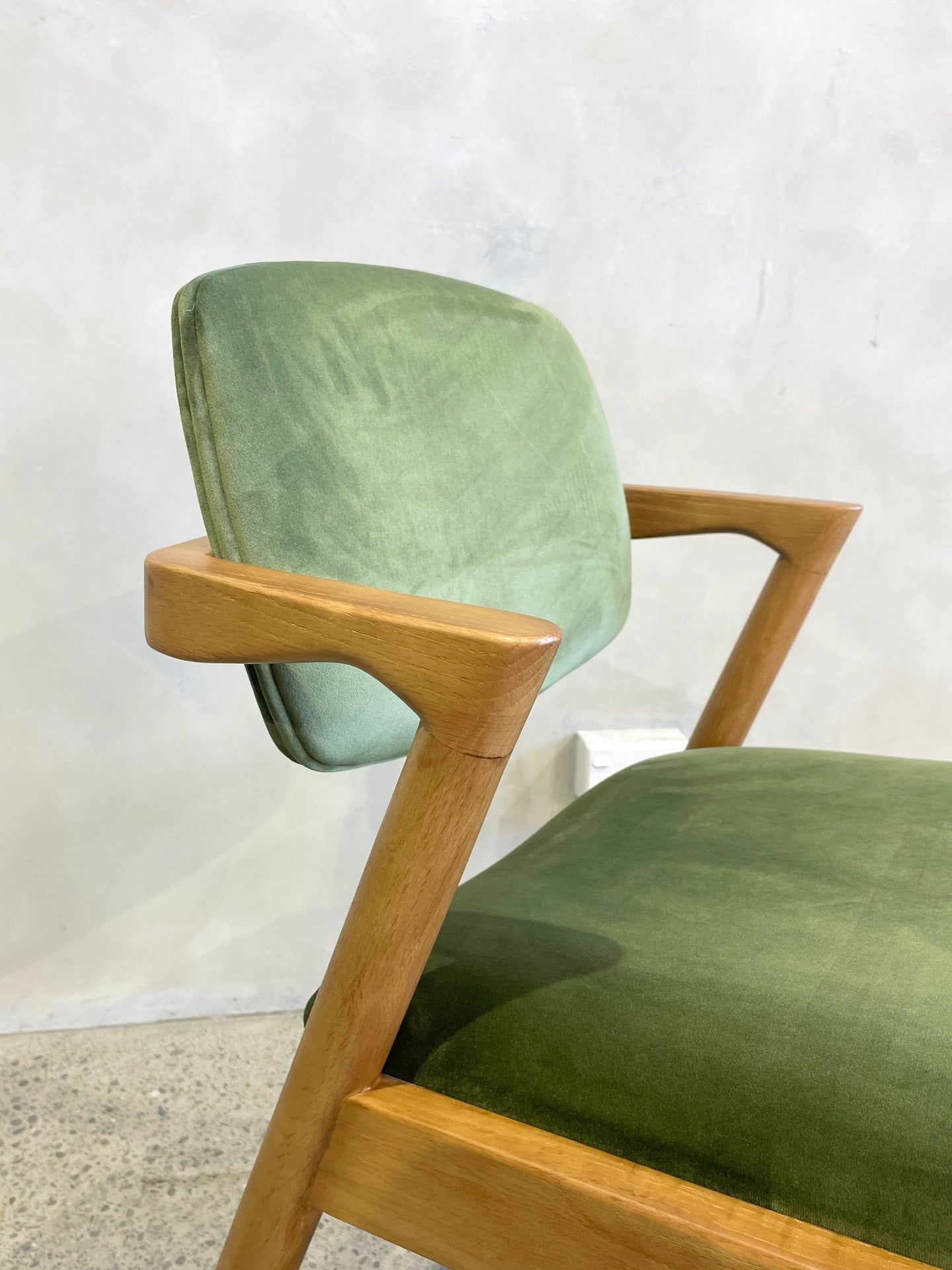 Freddy Dining Chair - Green Velvet – Loft Furniture NZ